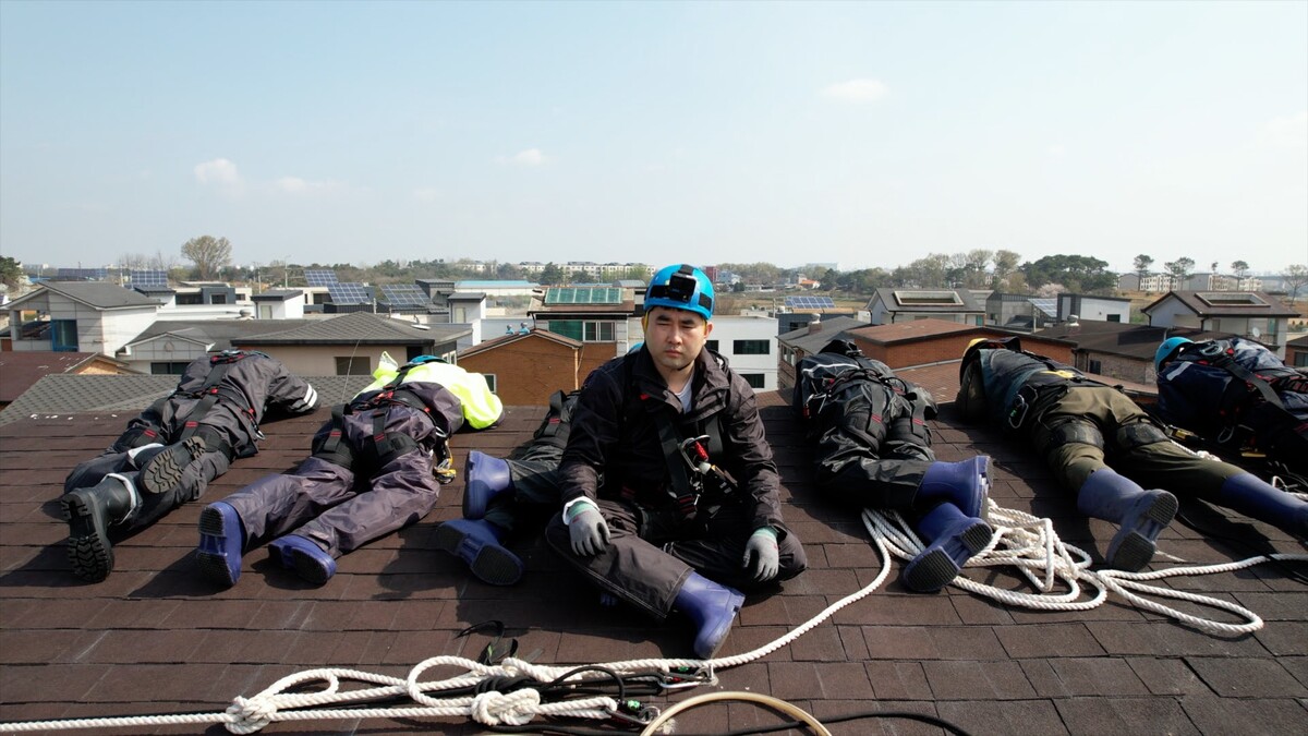 PD들이 땀과 눈물로 기록한 리얼 노동의 세계